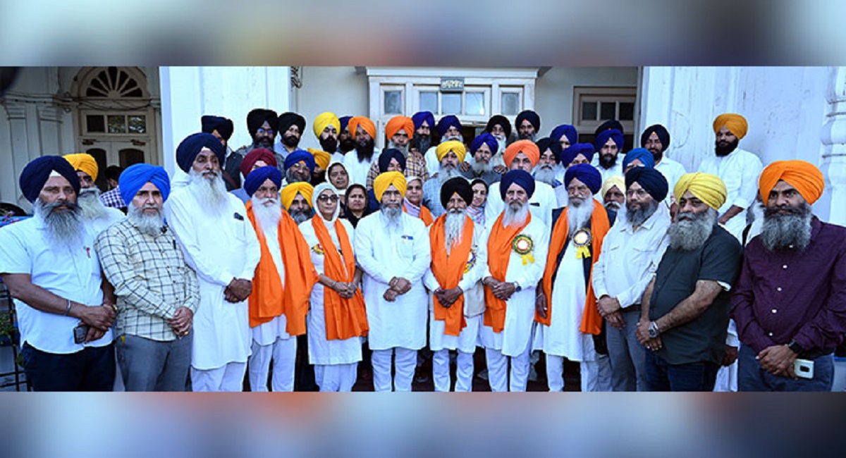 Jatha left to celebrate Khalsa Sajna Day in Pakistan